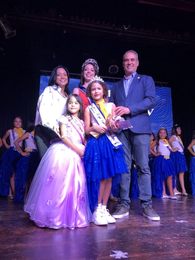 Una tarde de ensueño en la elección de la Mini Reina y Reina Infantil ...